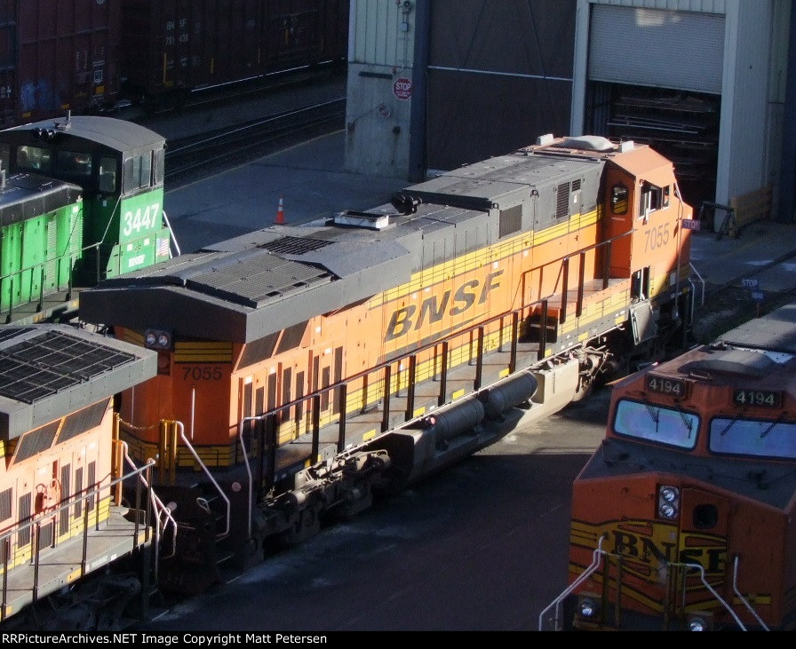 BNSF 7055